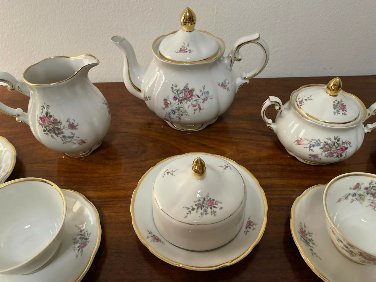 Aparelho de chá em porcelana Barão do Rio Branco floral friso dourado ...