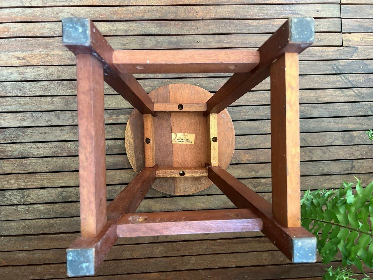 Banqueta em madeira maciça – Jardin Velharia